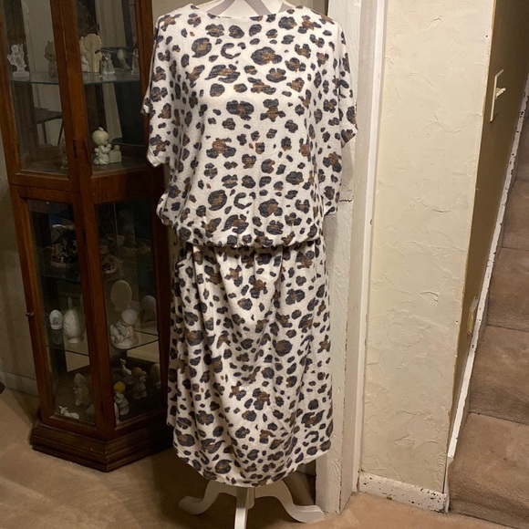 LuLaRoe | Dresses | Xl Lularoe Isla Cross Back Dresswhite With Brown ...